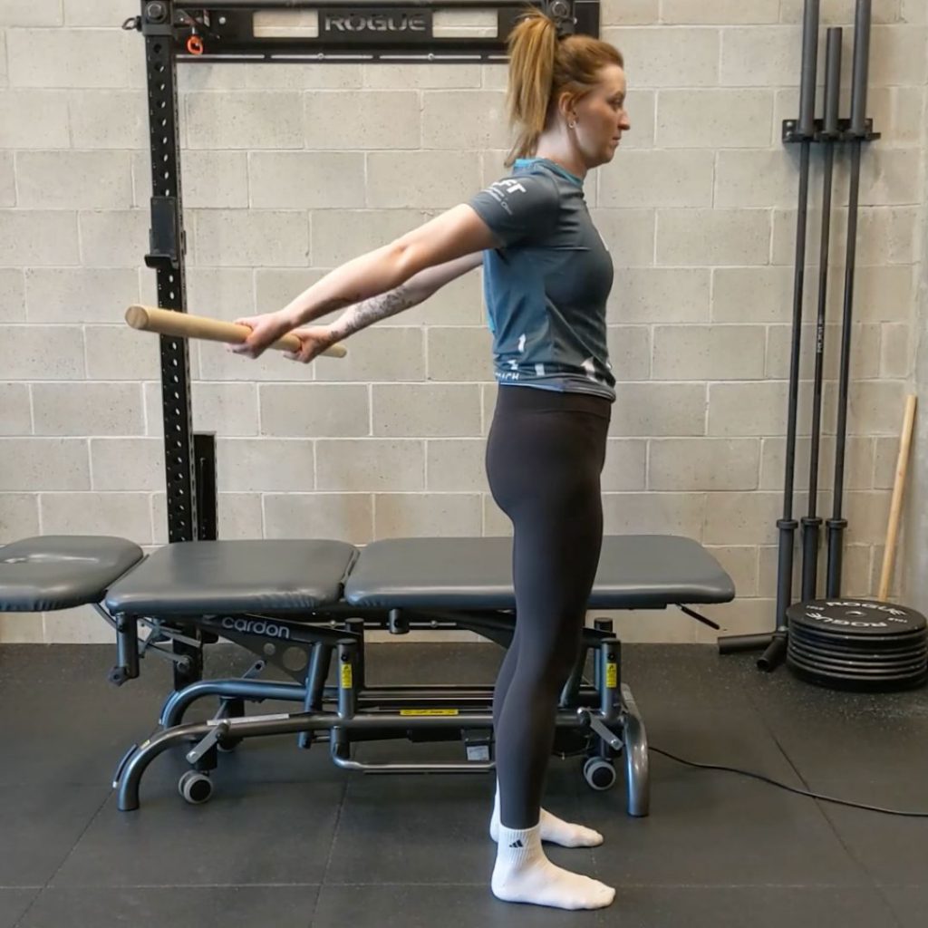 Exercises to help you reach your arm further behind your back – Lift Clinic